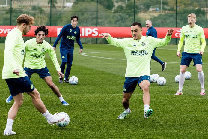 Talentvolle Bars (18) wil zo snel mogelijk naar het eerste van PSV en ...