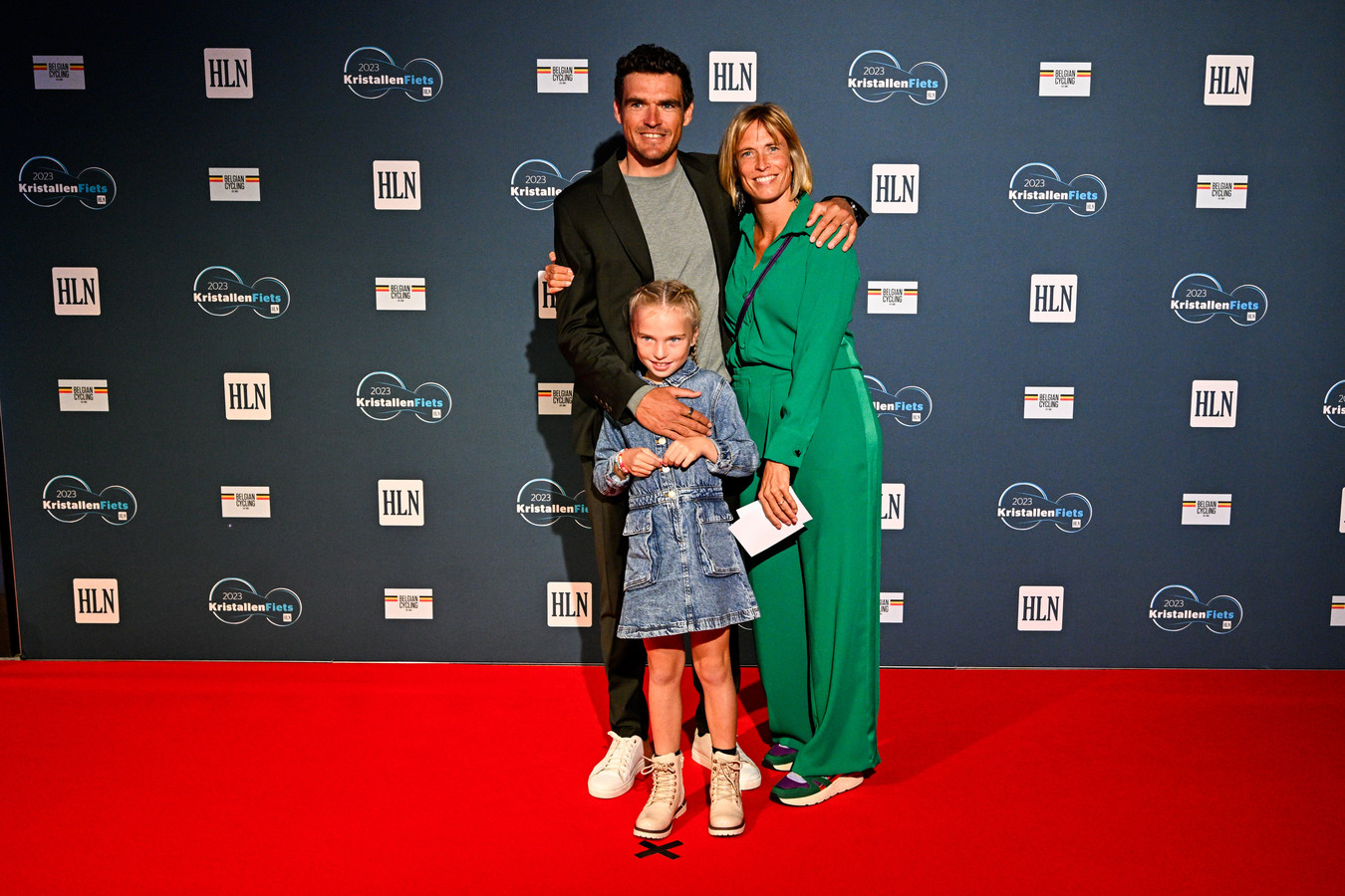 KIJK. Vrouw Ellen en dochtertje Fleur zorgen met pakkende brief voor ...