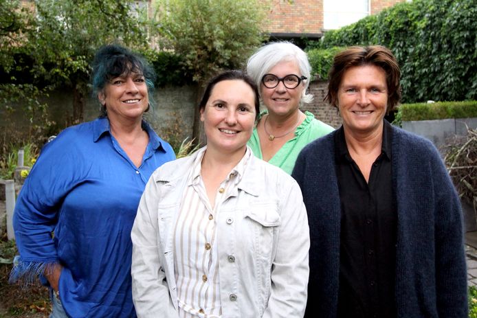 Vier Ichtegemse vrouwen stellen tentoon in pop-up tijdens het ...