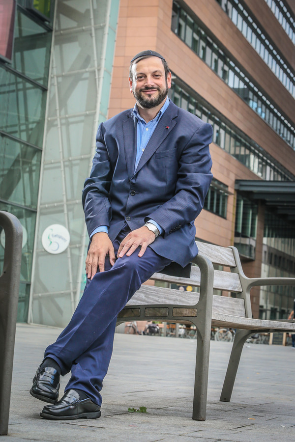 Rabbijn Aaron Malinsky van ‘De slimste mens’: “Het dodental stijgt zo ...