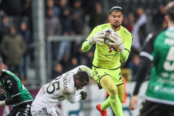 Miron Muslic (Cercle Brugge) weet dat hij op Warleson kan rekenen ...