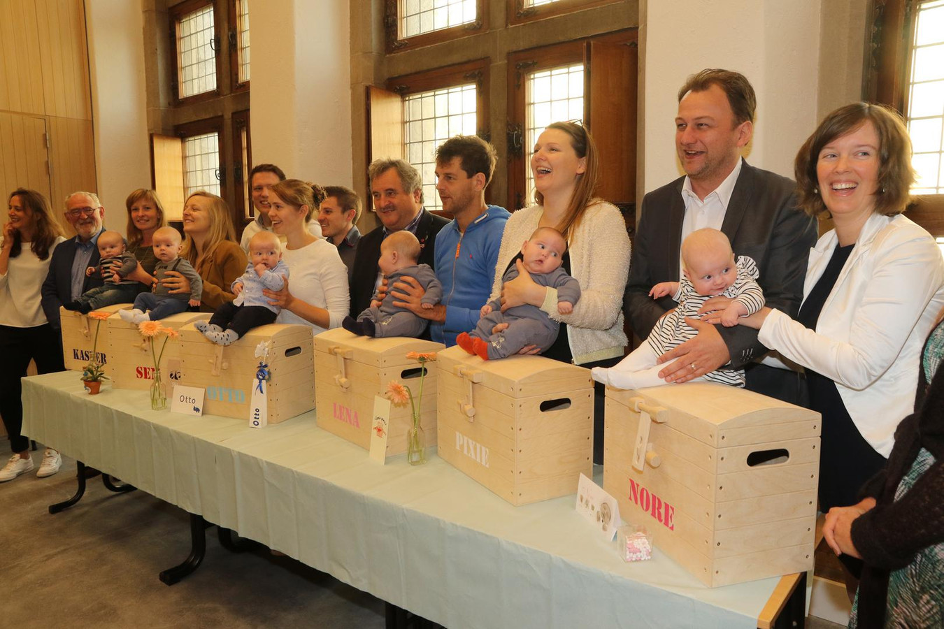 VIDEO. Wanneer smossen toegelaten is... Baby’s en Yper Museum vieren ...