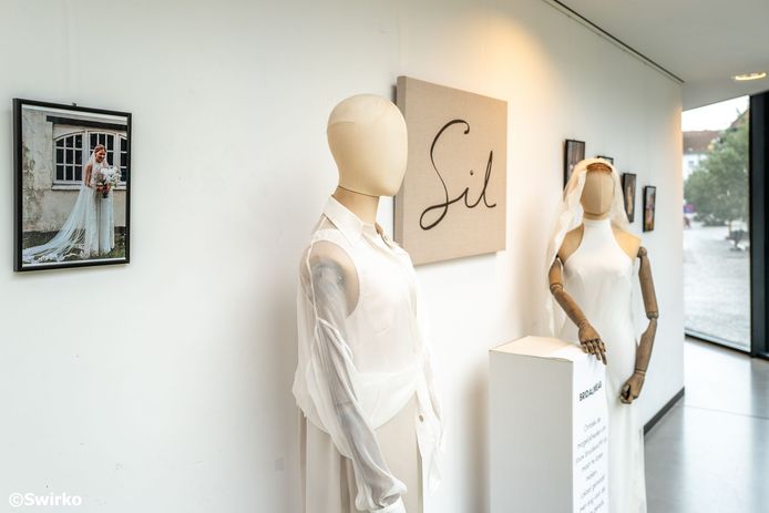 Modeontwerpster Silke (24) toont haar nieuwe collectie in pop-up: “Ik ...