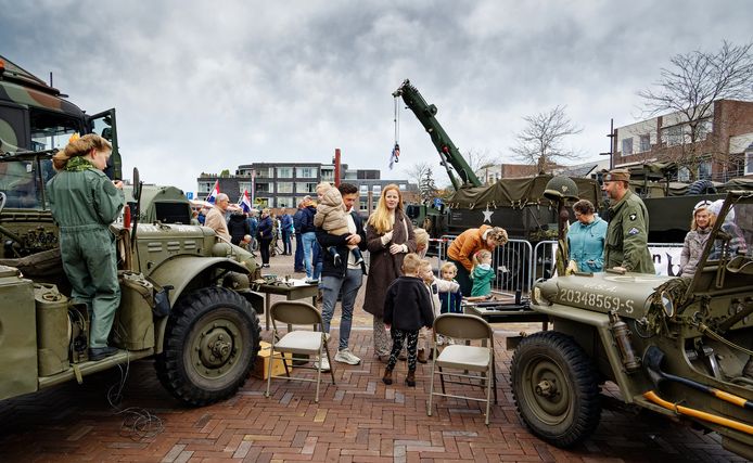 Historische legervoertuigen en demonstraties op Regionale Veteranendag ...