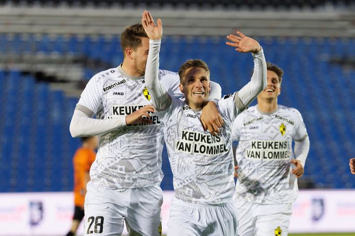 Le but du milieu de terrain de Nils Schouterden en Challenger Pro ...