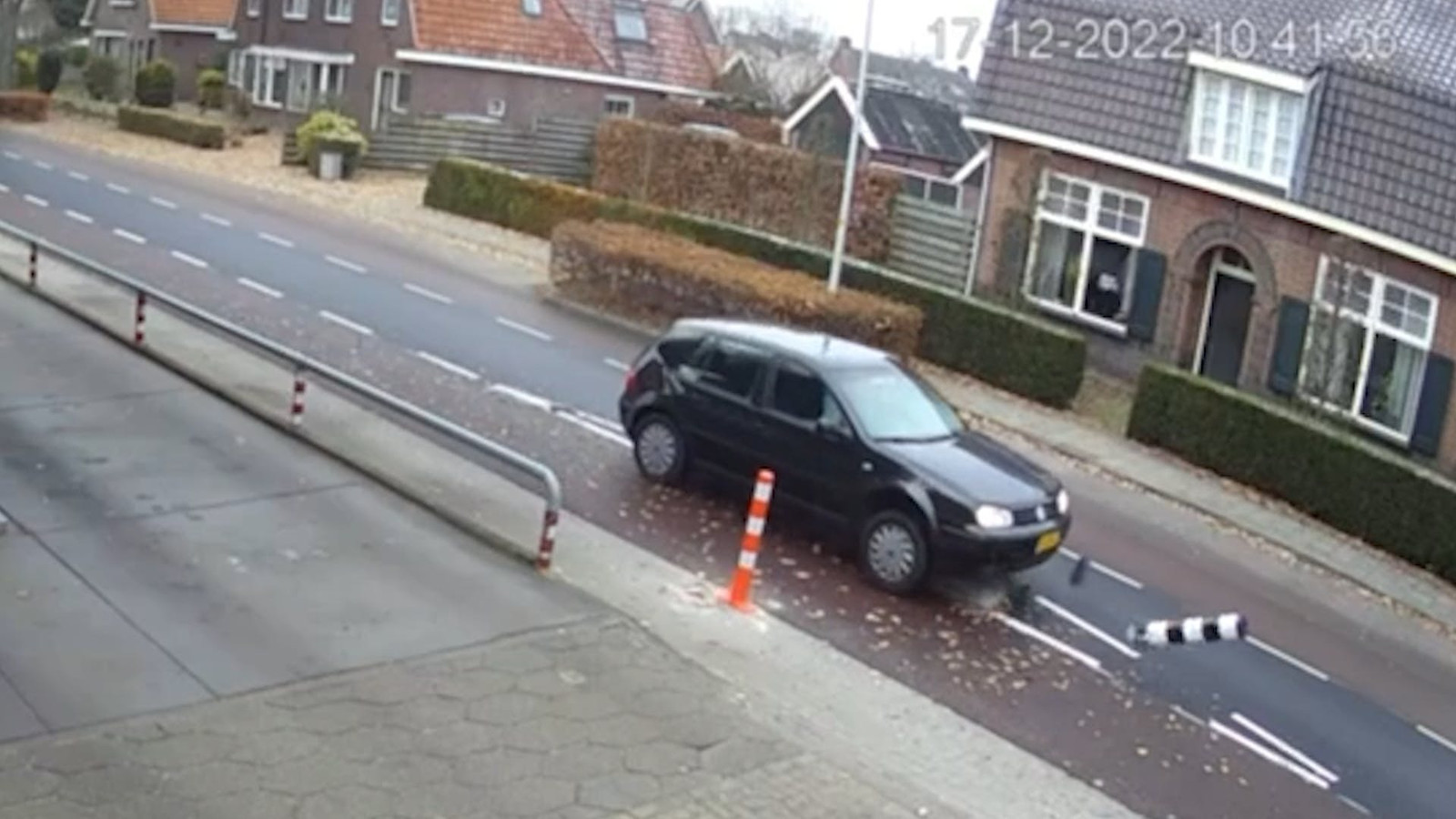Waarom rijden automobilisten op deze weg in Diepenheim massaal te hard ...