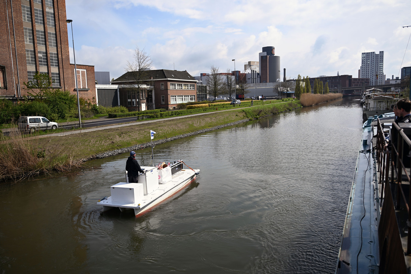 IN BEELD. Na de zelfrijdende wagen, de zelfvarende boot: “Kijk, zonder ...
