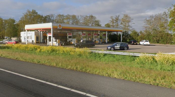 ‘Gratis’ tank bij pompstation A6 komt brandstofboef (20) duur te staan | Flevoland | destentor.nl