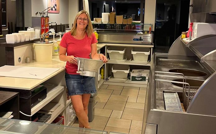 Frituriste Maika (37) keert terug naar haar eerste liefde: “Mijn hart en ziel liggen in het ...
