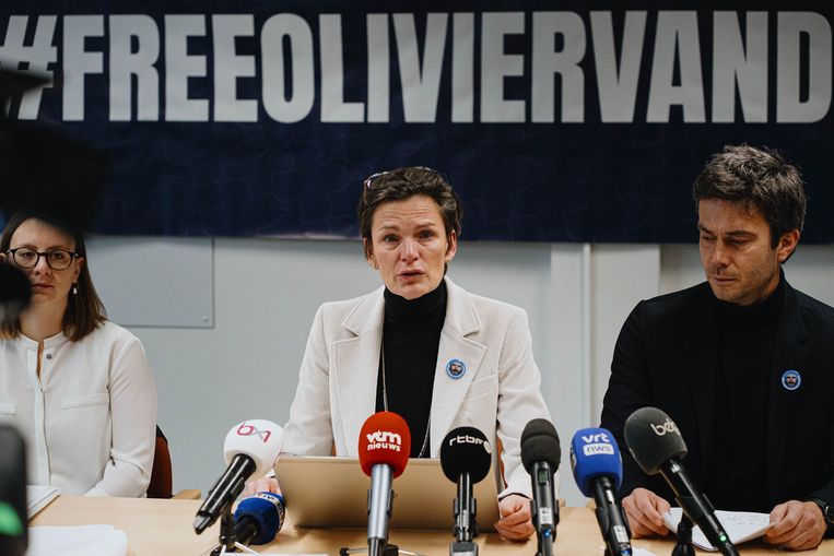 Entourage van Olivier Vandecasteele verliest geduld met regering De ...