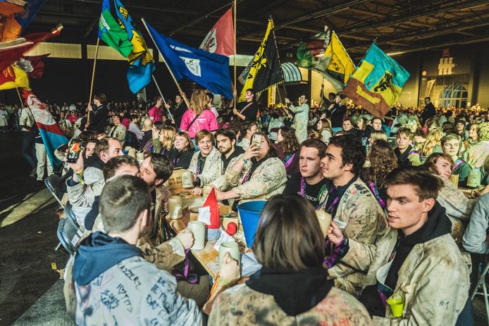 30 keer het Io Vivat: 2.200 studenten heffen het glas op jubileumeditie ...