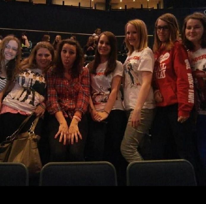 Demi uit Almelo en Danice uit Harbrinkhoek waren diehard Directioners ...