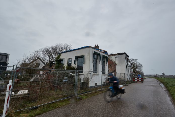 Eigenaar wacht vol ongeduld om Zutphense herberg Het Kanon te herstellen: ‘Het houdt een keer op ...