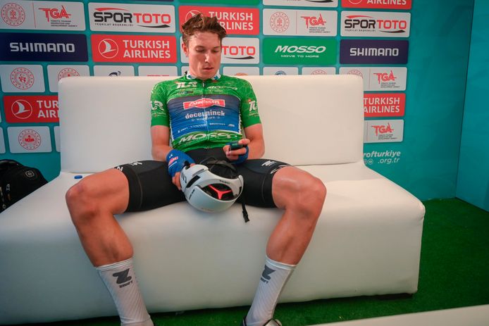 “Een wereld zonder Evenepoel? Die bestaat niet, hé”: Philipsen grijpt ... “Een wereld zonder Evenepoel? Die bestaat niet, hé”: Philipsen grijpt ...