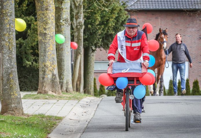 Geliefde postbode doet laatste ronde: “Zo’n goeie ‘facteur’ gaan we ...