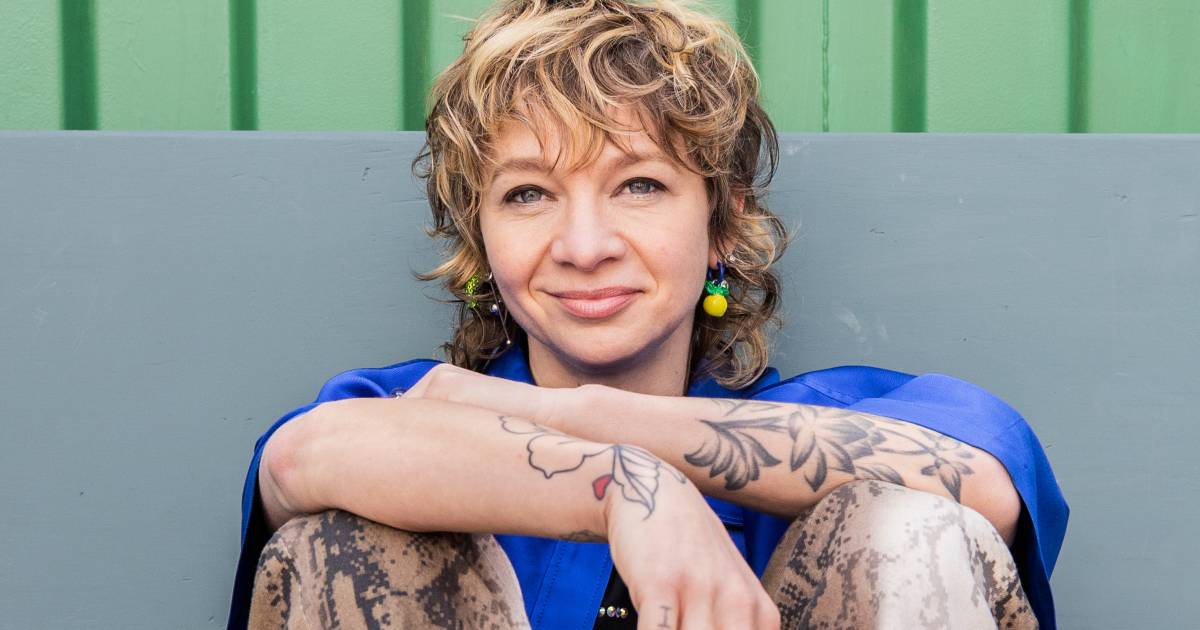 Jacqueline Govaert volgt Jan Smit op als commentator bij songfestival ...