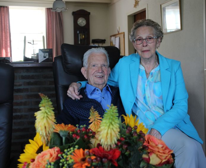 Jan en Riek Vervoort uit Zijtaart vieren hun diamanten bruiloft ...