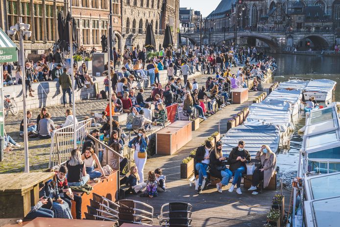 Vergeet de virologen, de belangrijkste cijfers komen nu van onze ...