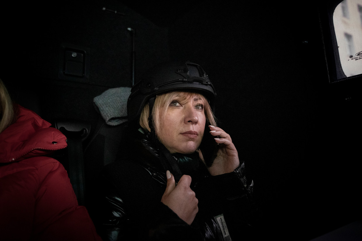 Het leven van een Oekraïense burgemeester in de frontlinie: ‘Ze jagen ...