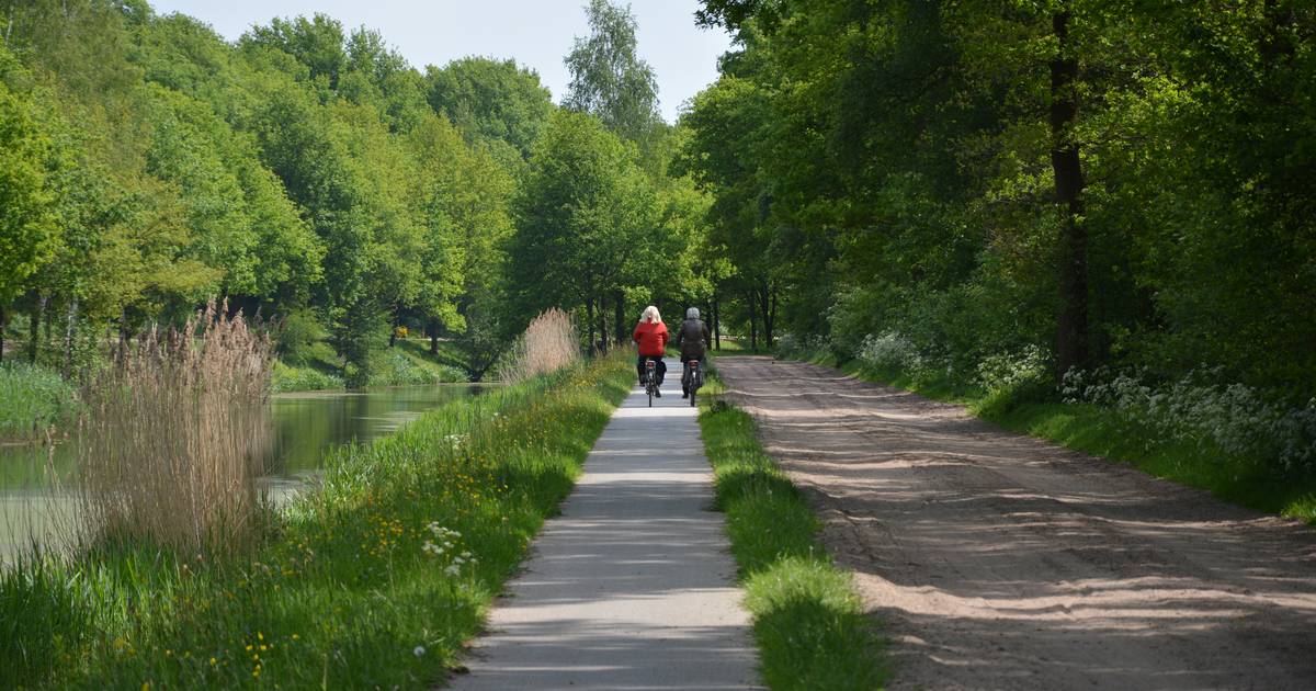 Fietsen langs kanalen, beken en sloten; Fryslân boppe rond Albergen ...