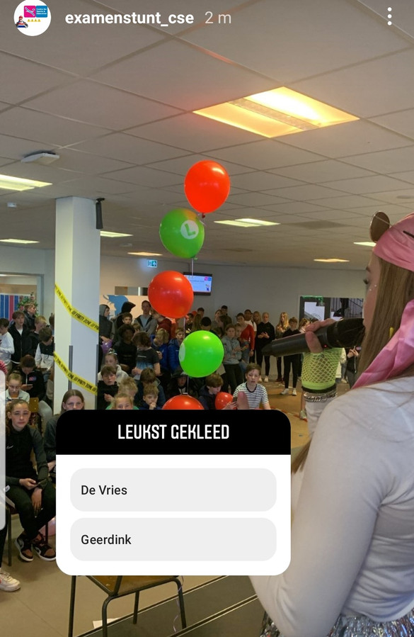 Docenten krijgen koekje van eigen deeg tijdens examenstunts | Foto | AD.nl Docenten krijgen koekje van eigen deeg tijdens examenstunts | Foto | AD.nl