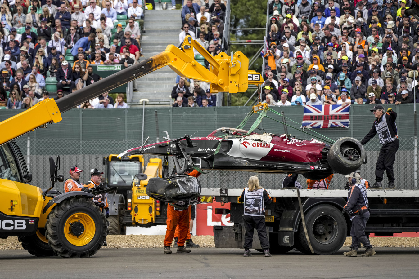 Formule 1-race op Silverstone stilgelegd na horrorcrash met vijf ...
