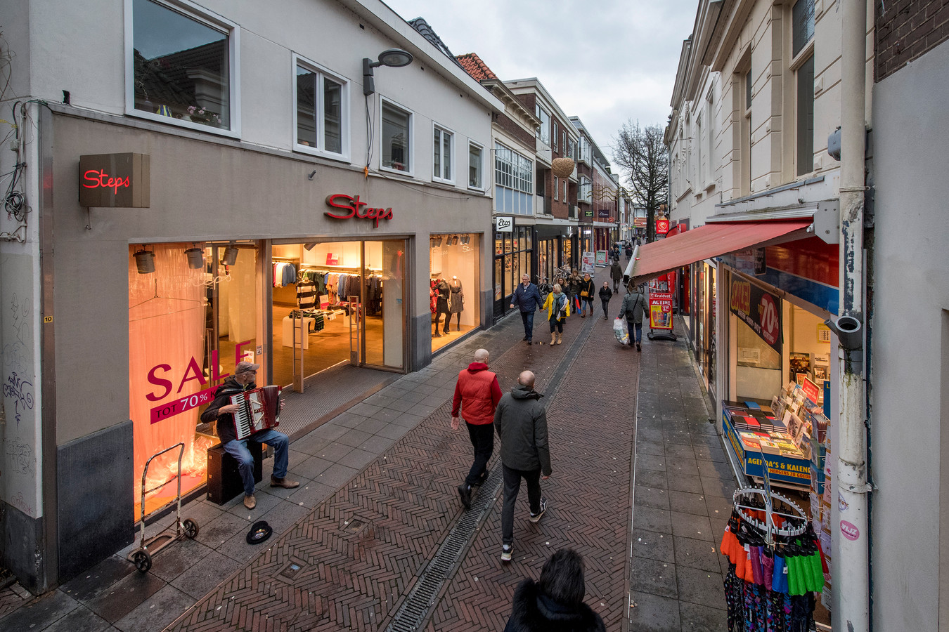 Tiel overweegt éénrichtingsverkeer in binnenstad om winkelend publiek ...