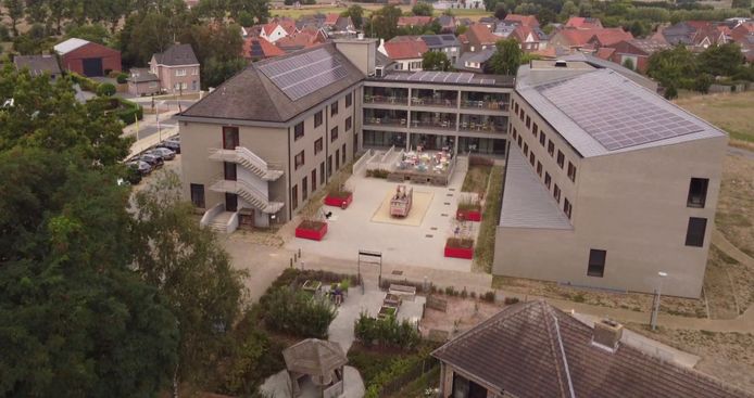Ex-werkneemster woonzorgcentrum Rozenberg doet boekje open: “Zelfs een ...