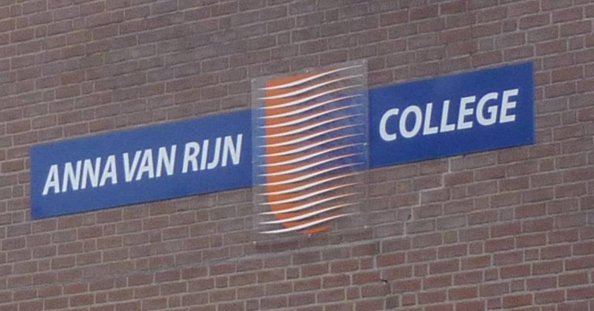 Taakstraf voor ontucht met leerlinge Anne van Rijn | Utrecht | AD.nl