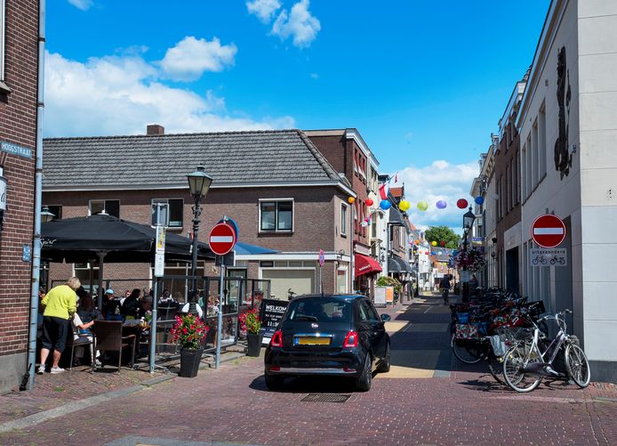 Met auto in centrum van Montfoort komen lijkt bijna onmogelijk; wordt ...