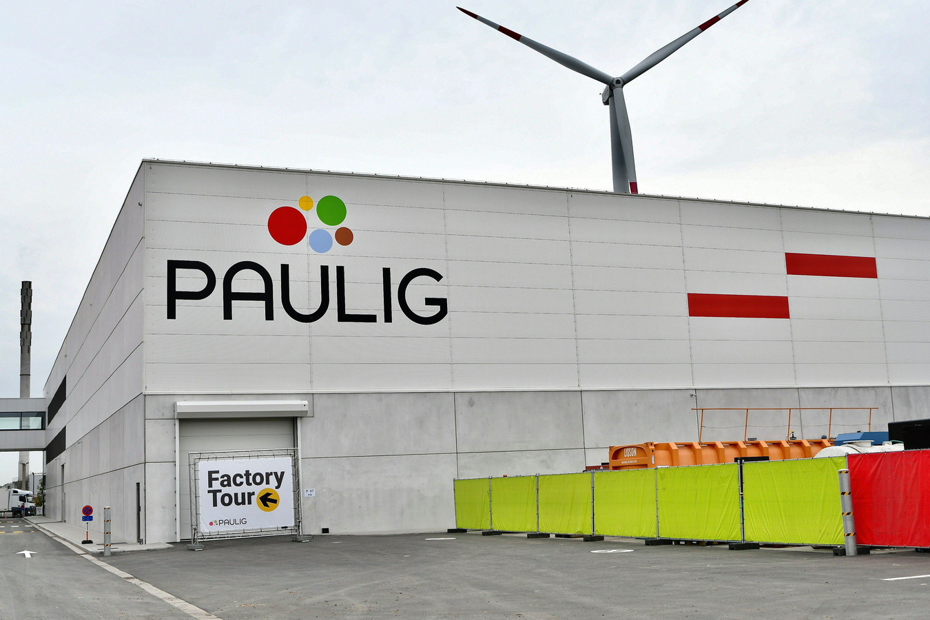 Hier rollen jaarlijks 200 miljoen tortilla’s van de band: Paulig opent ...