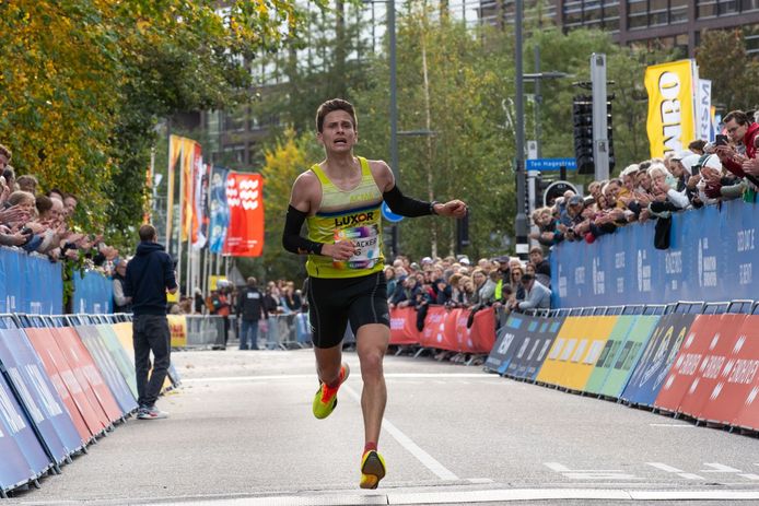Snelste Nederlander in Marathon Eindhoven heeft gewoon een fulltime ...