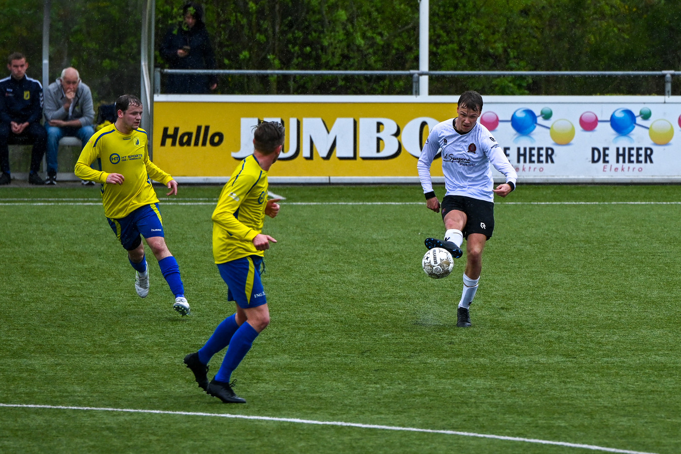 Bij Gilze staat de naam Van Alphen twee keer op het formulier: ‘Hij kon ...