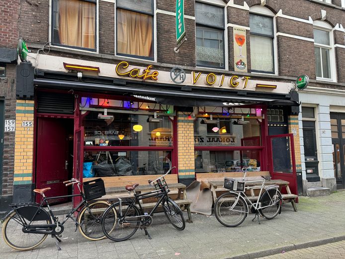 Hajo Doorn de nieuwe eigenaar van café Voorheen Voigt: ‘Plek waar het échte Rotterdam bij elkaar ...