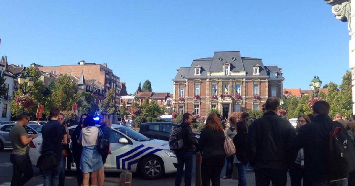 L'alerte à la bombe à la commune d'Uccle a été levée | Home | 7sur7.be