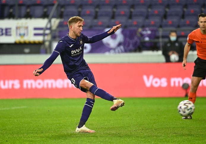 Officieel: overbodige Michel Vlap gaat in Duitsland voetballen ...