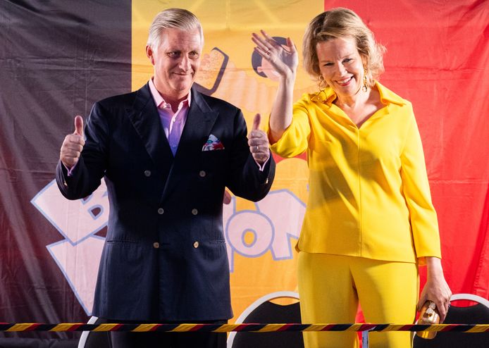 Des dizaines de milliers de personnes au Bal National: le roi Philippe et la reine Mathilde ...