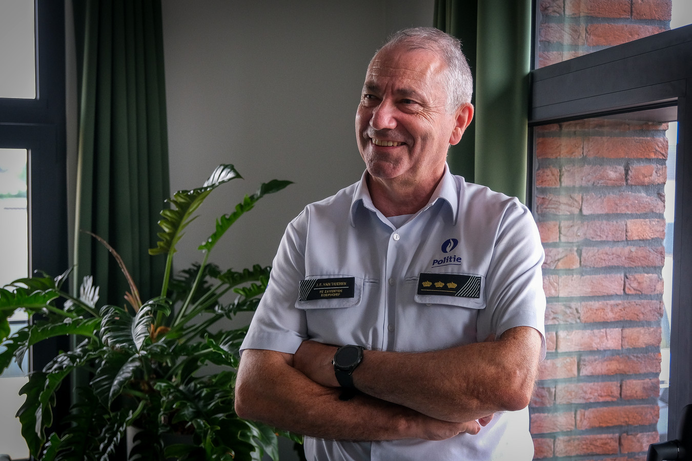Korpschef Van Thienen (63) gaat met pensioen na lange carrière: “Het ...