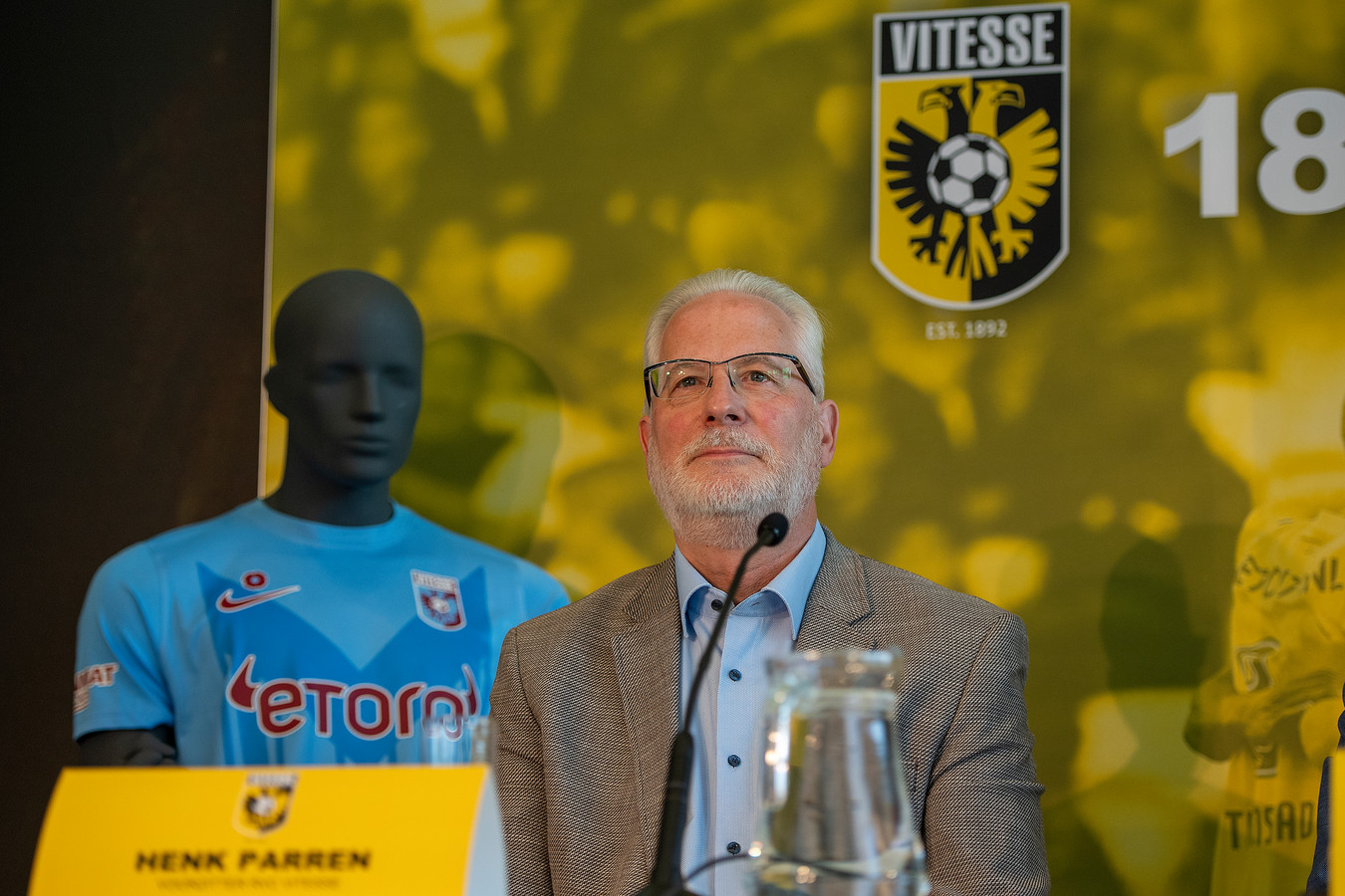 Topman Parren per direct weg bij Vitesse na nederlaag in rechtszaak ...