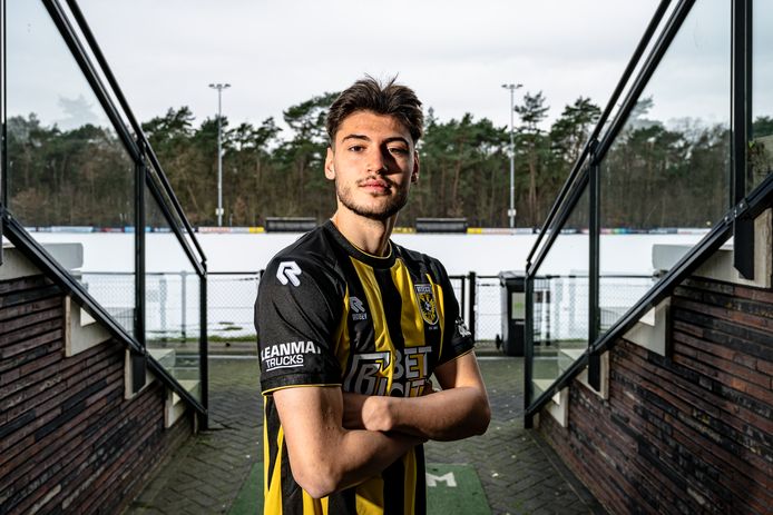 Roemeense nieuweling Adrian Mazilu volgt de ‘Van Hecke-route’ bij ...