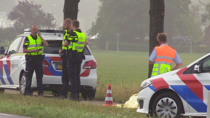 Dode man op fietspad in buitengebied Silvolde, politie sluit misdrijf uit | Oude IJsselstreek ...