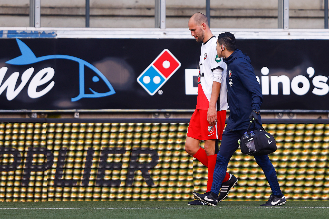 FC Utrecht-koningskoppel Dost/Douvikas knakt in Leeuwarden: ‘Heel zonde ...