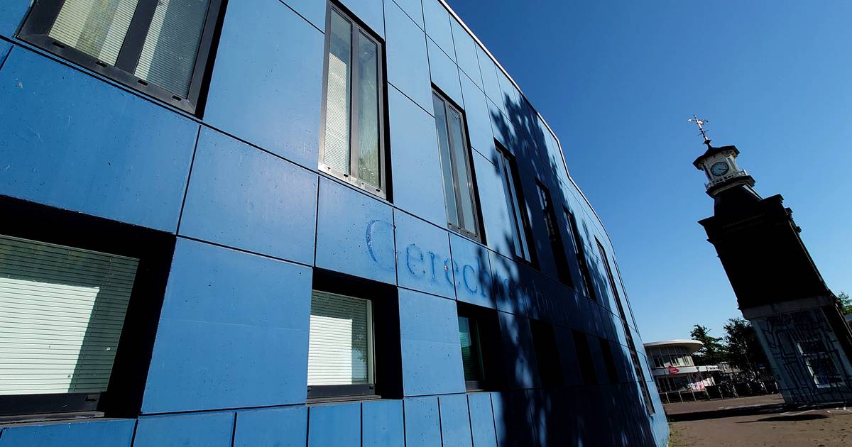 Afpersing op kerstavond: Hengeloër (20) moet 10 maand zitten | Hengelo ...