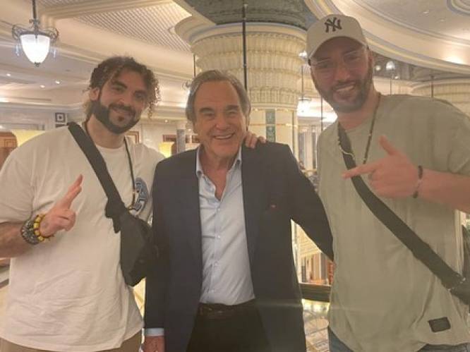 KIJK. Beelden van Adil en Bilall met ‘Batman’-held Michael Keaton ...