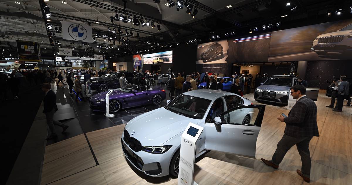 Près de 68.000 personnes pour le premier week-end du Salon de l'Auto ...