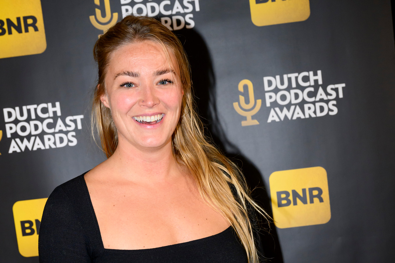 Geraldine hult zich in leren korset en Frans raadt heerlijke ballen aan ...