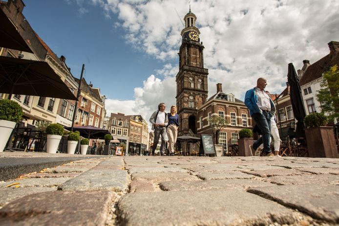 Kijk uit op de keien van markt in zowel Zutphen als Lochem | Zutphen ...