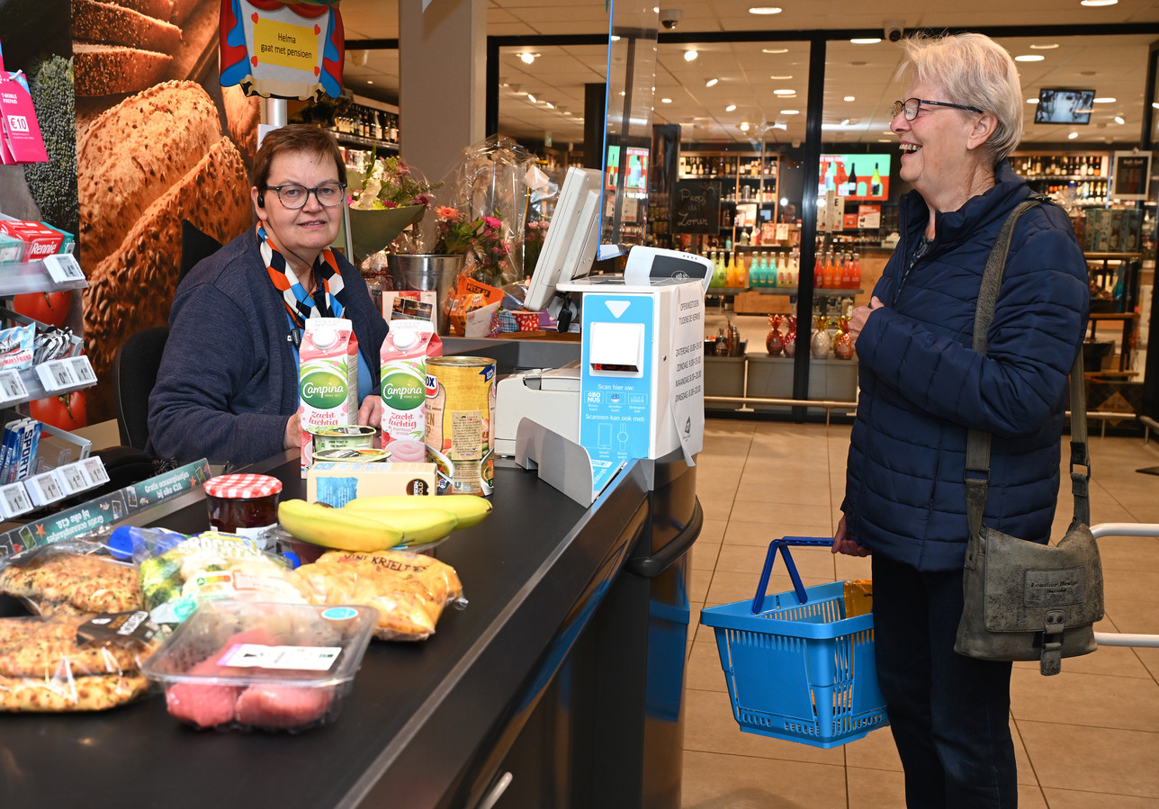 Helma gaat na 49 jaar achter de kassa ‘van alles en nog niks’ doen ...