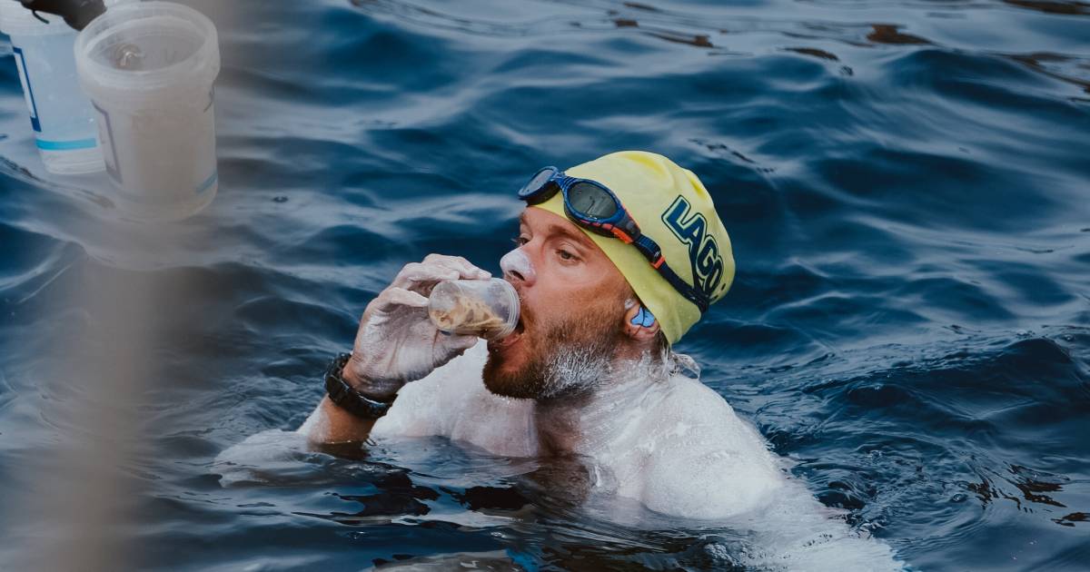 Zwemmer Matthieu Bonne (29) heeft het lastig tijdens recordpoging: “Als ...