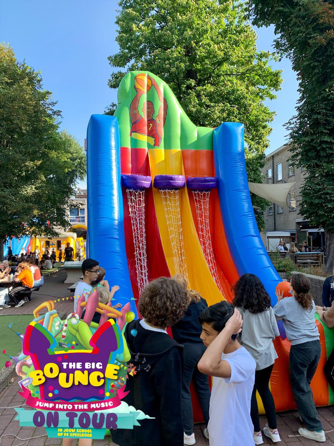 Big Bounce strijkt neer in Koninklijk Lyceum: “Kinderen gaan volledig ...